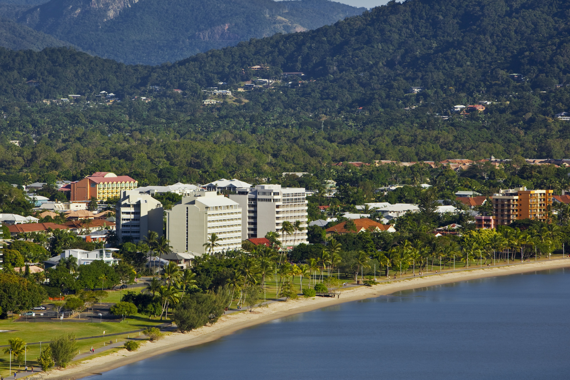 Holiday Inn Cairns Harbourside - Cairns - Tourism Town - Find & book ...